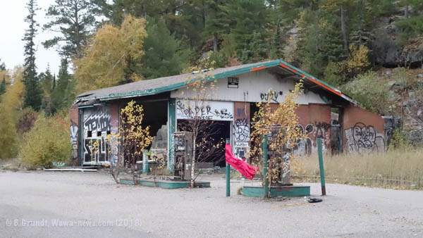 A Red Dress at Agawa – Wawa-news.com